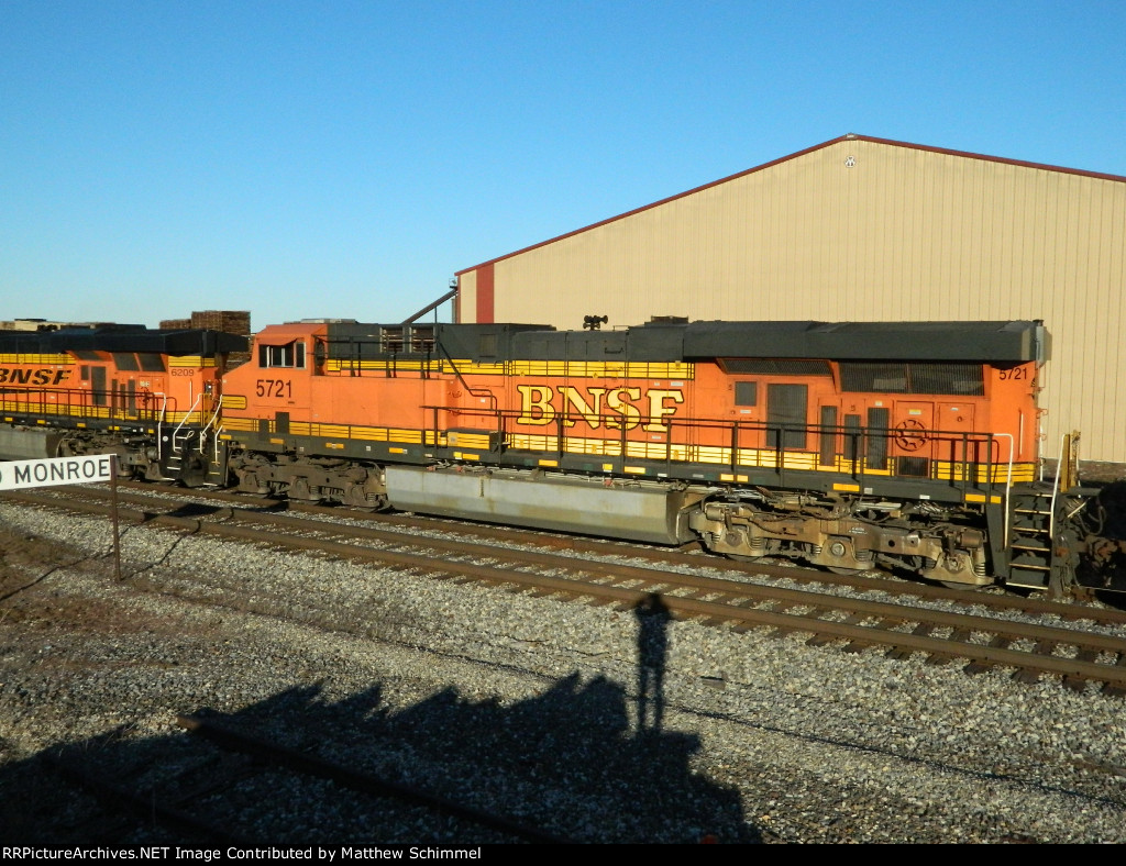 BNSF 5721